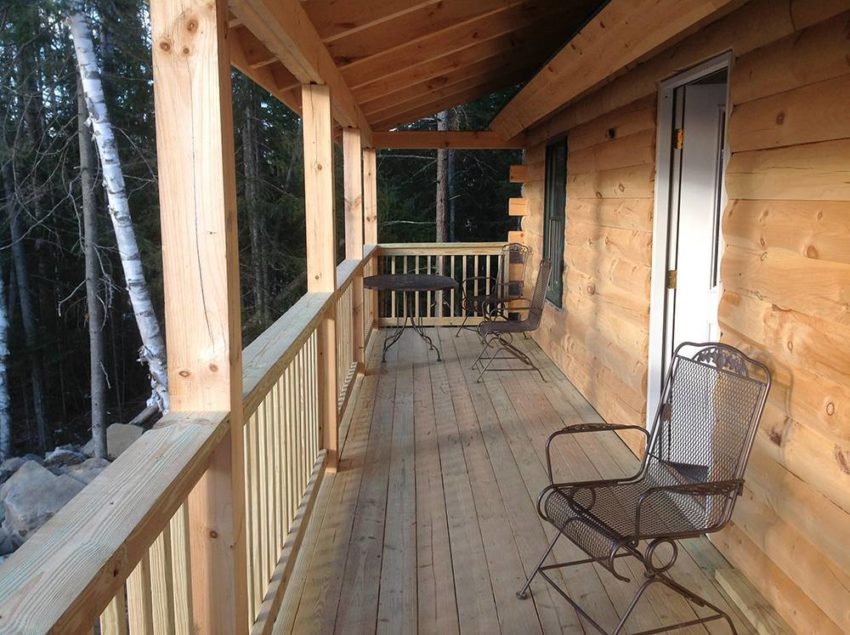 Woodland Shell Log Cabin Costs only $37,000 Looks Great Inside